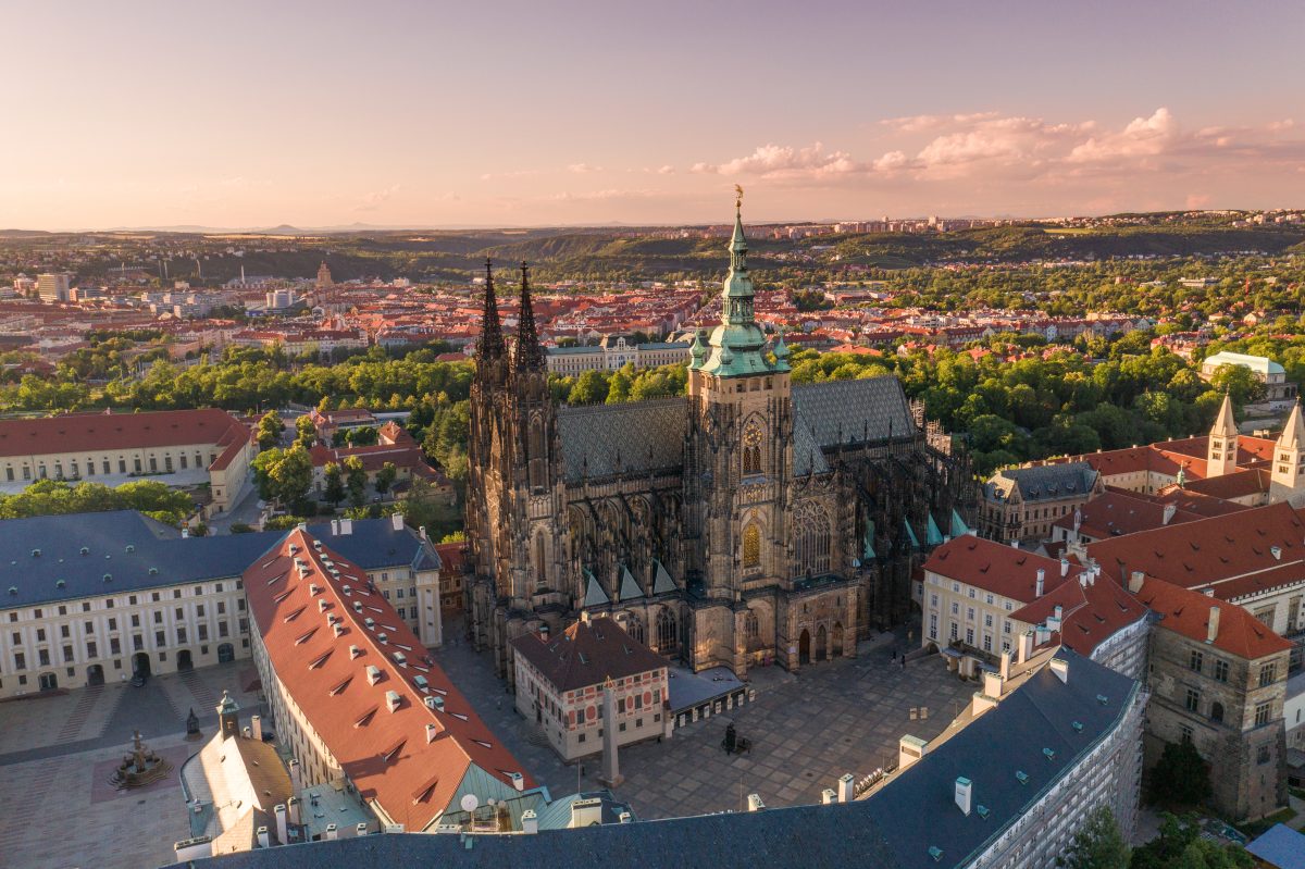 Prague Perspectives: Castles, Cobblestones & Shared Discoveries ...